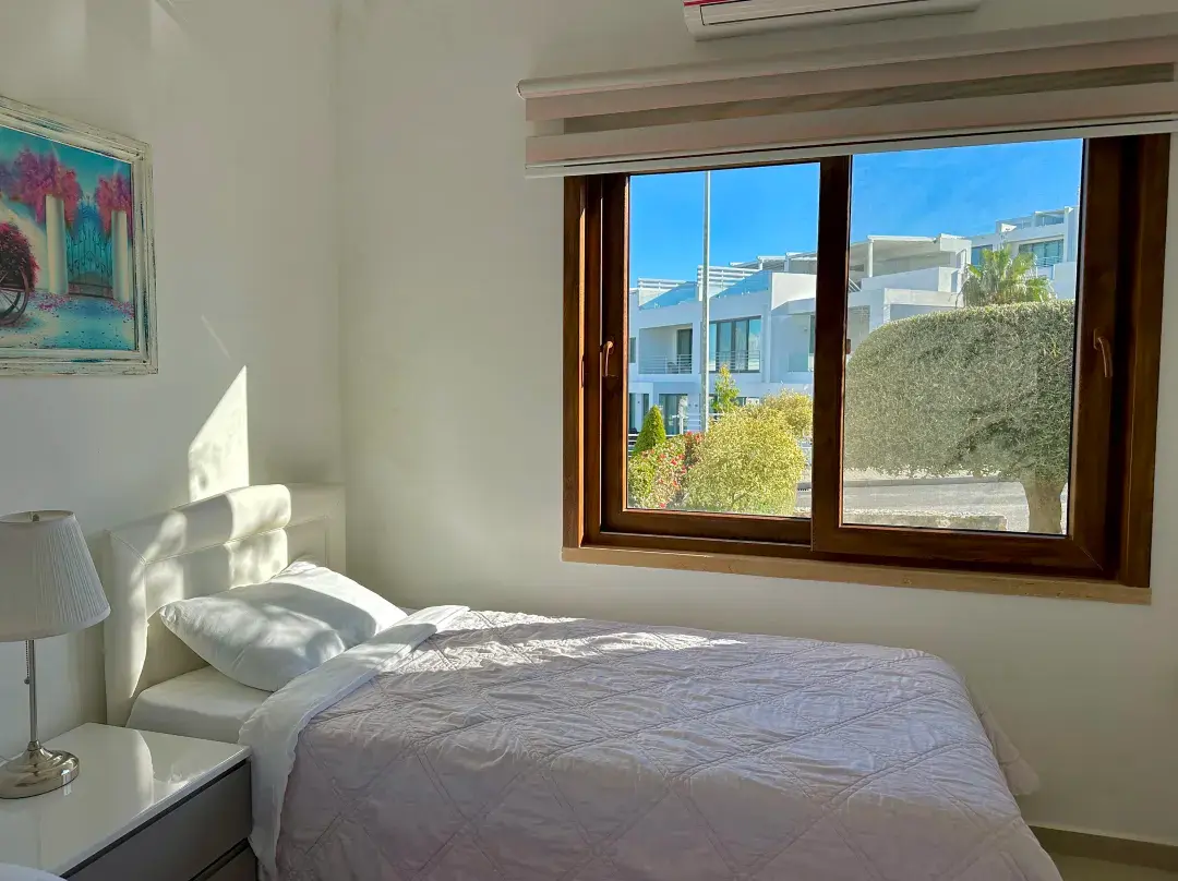 Poolside 2 Bedroom Vacation Rental With Garden Terrace - Chypre