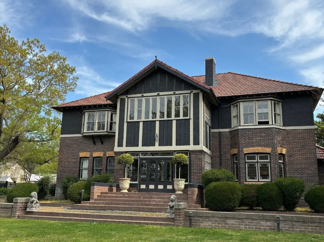 Lindsay House Country Hotel - Armidale