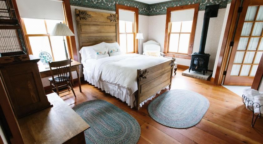 Round Barn Farm B & B Event Center - Red Wing, MN