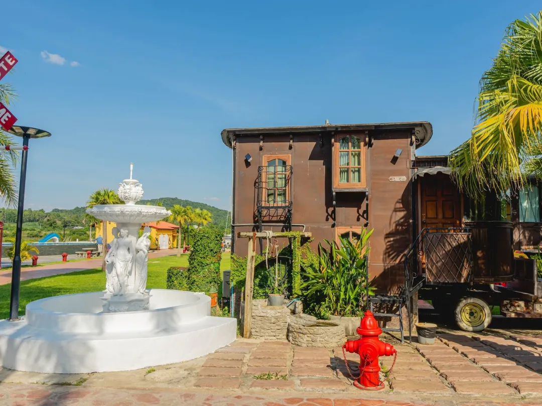 Apinya Resort Bangsarey - Sattahip