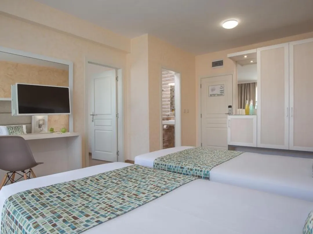 Marina Sands Bijou Boutique Is An Excellent Choice For Travelers Visiting Obzor - Obsor