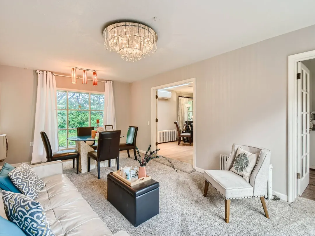Charming Single Level 4 Bedrooms Gresham Home Near Pdx, Edgefield And Mt Hood - Gresham, OR