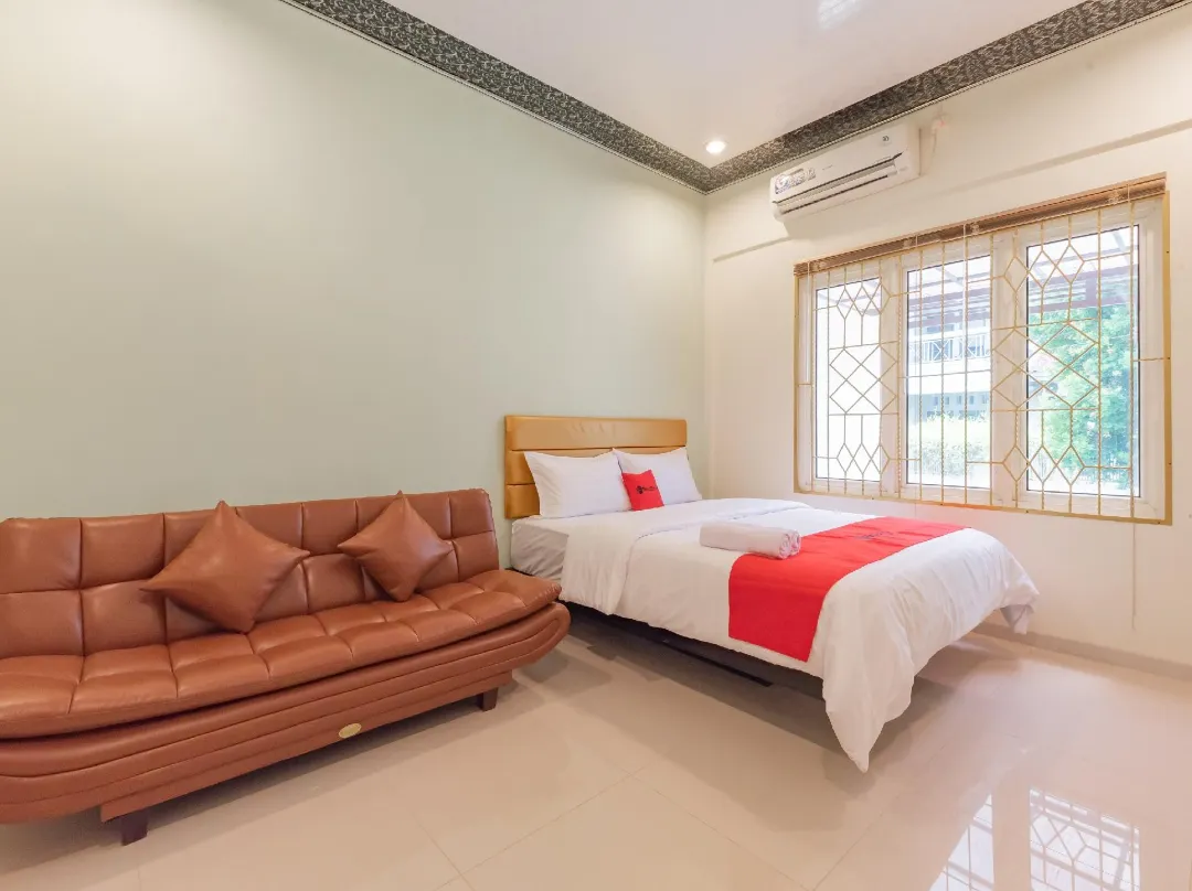 Reddoorz Plus Near Rsud Gunung Jati Cirebon - Cirebon