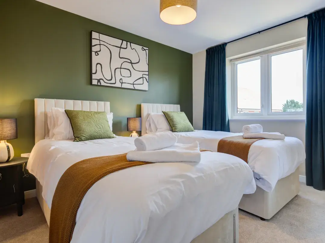 Stylish 3br Stay In Bourne With Parking - Bourne