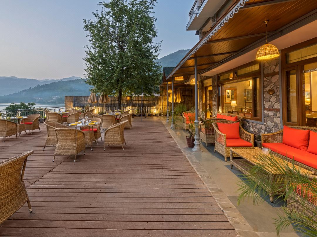 Fishermen's Lodge - A Lake Facing Hotel Near Nainital - Bhimtal