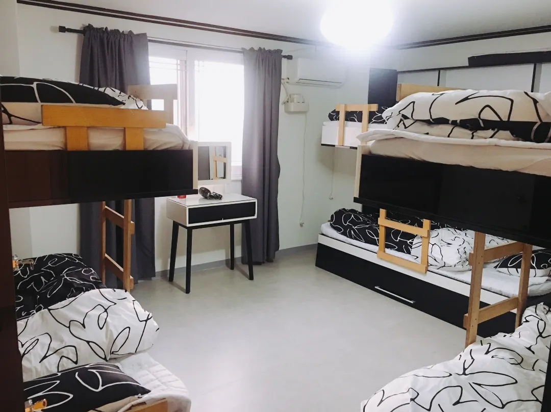Lux Guesthouse - Seoul