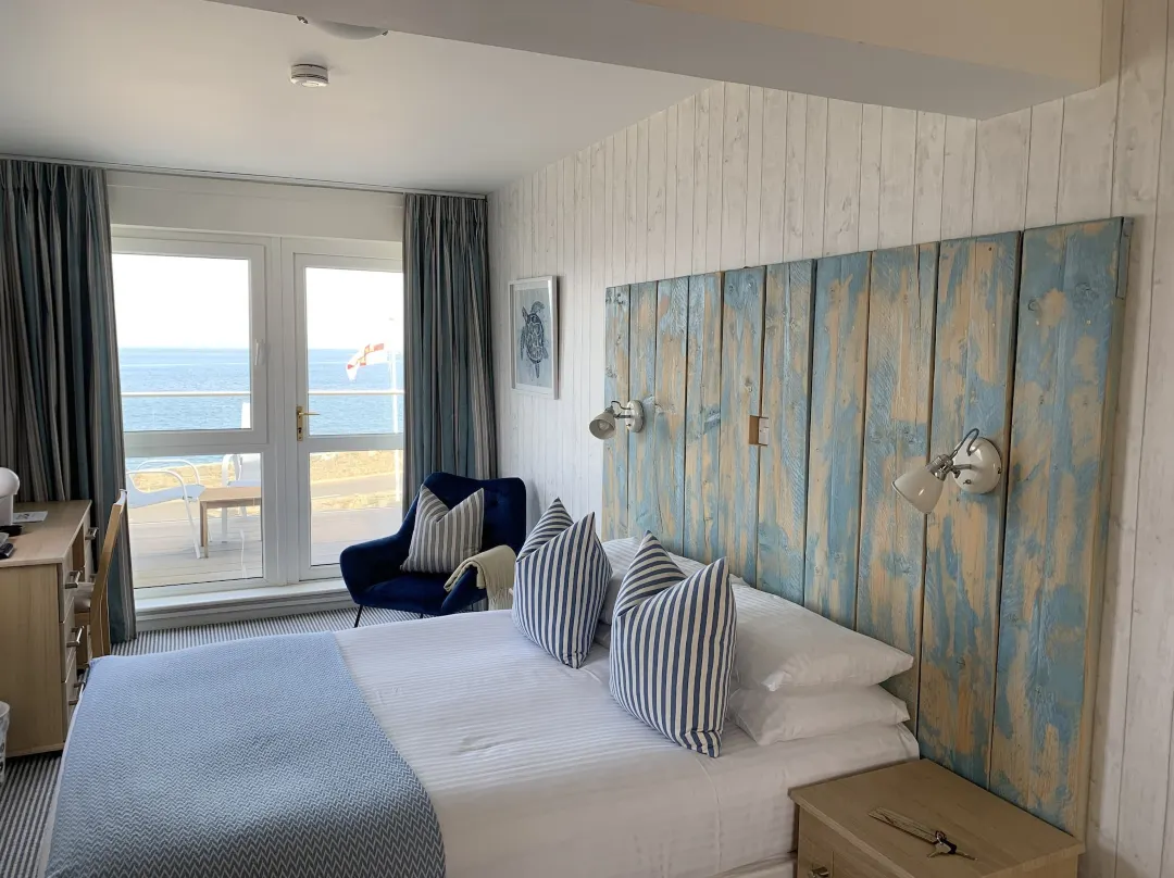 Driftwood Inn - Guernsey