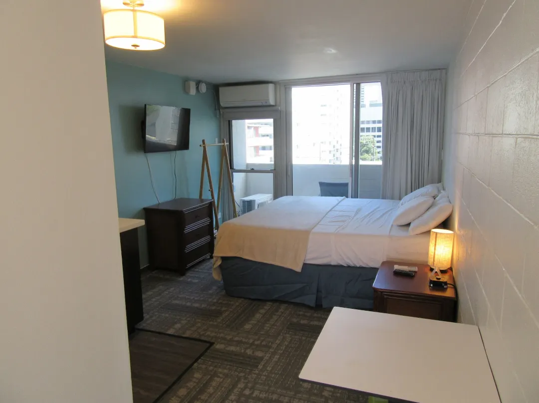 Waikiki Central Hotel - No Resort Fees - O‘ahu, HI