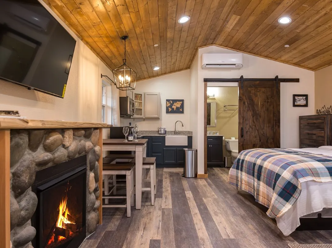 Woodland Inns - Forks, WA