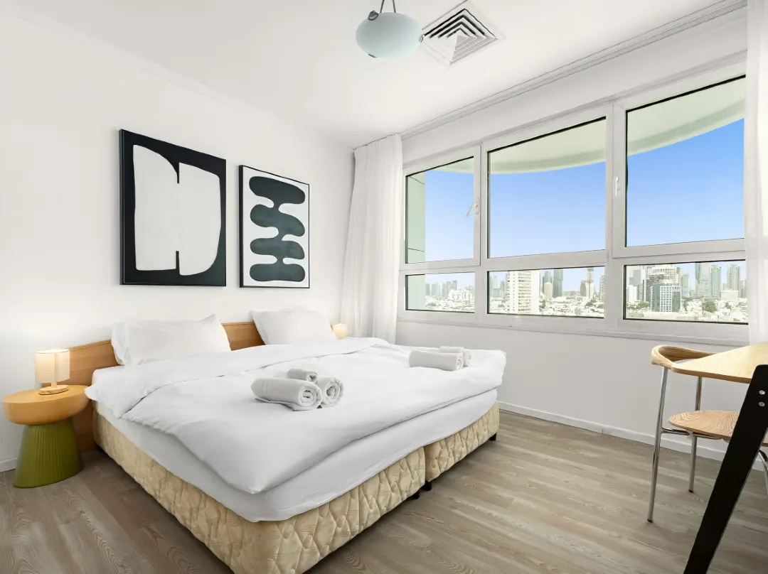 Beachfront Property With Balcony - Tel Aviv-Yafo