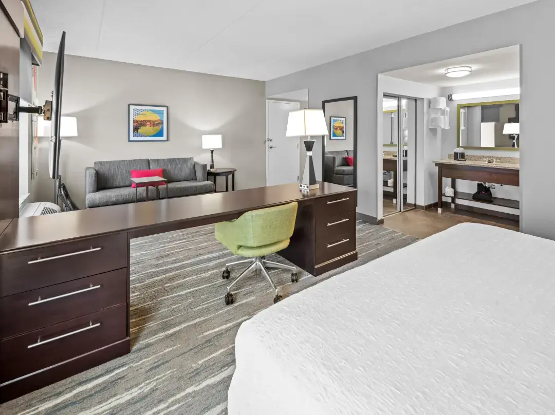 Hampton Inn & Suites Camp Springs/andrews Afb - Forestville, MD