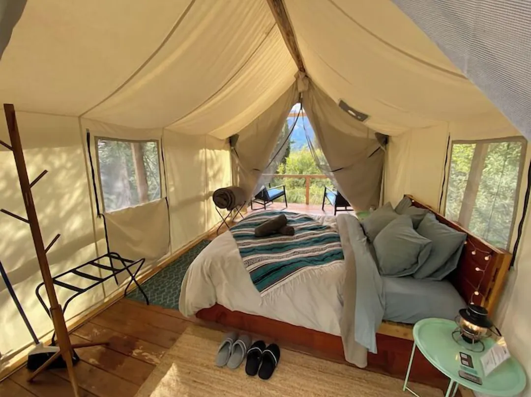 Alpenglow Luxury Camping - Alaska