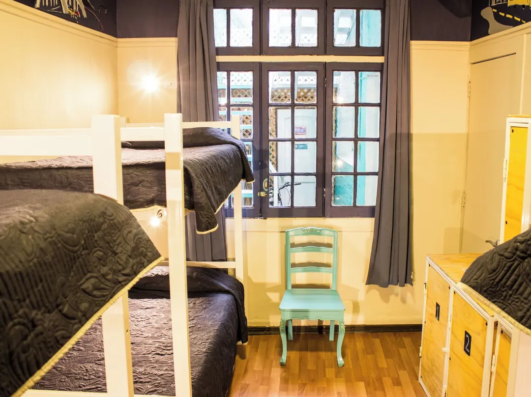 Hostal Forestal - Providencia