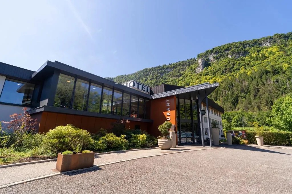 Logis Hotel L'embarcadère - Nantua