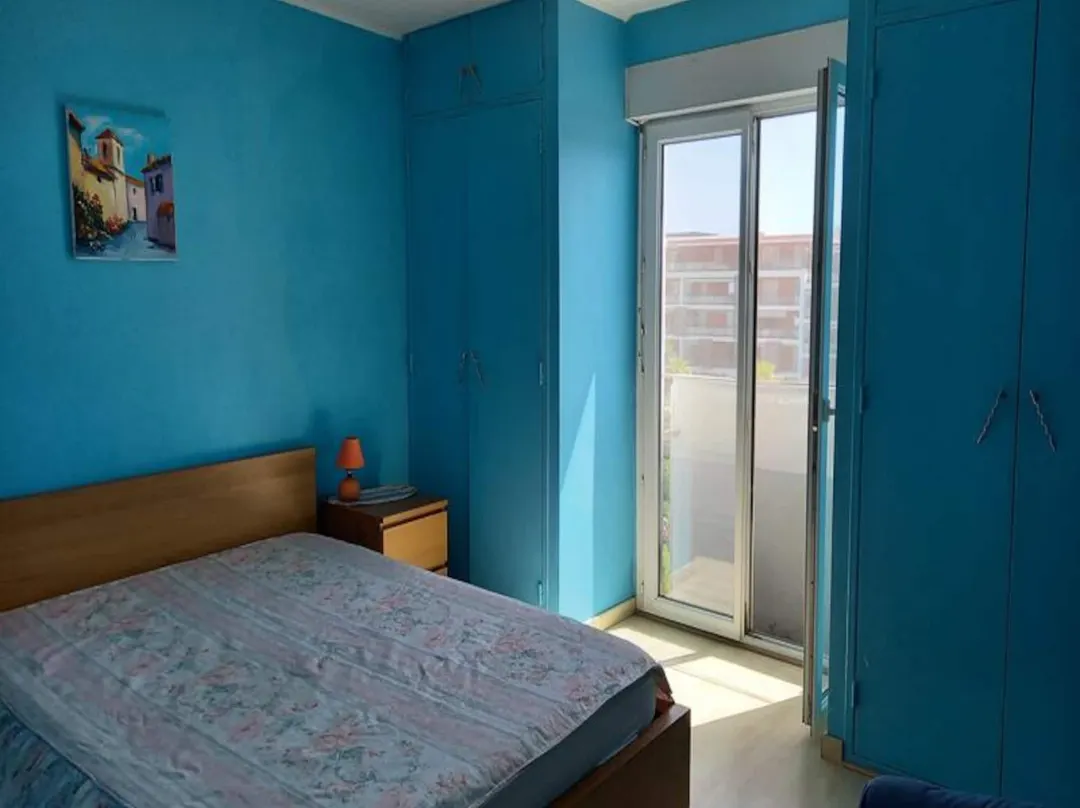 4 Rooms 9 People - Var