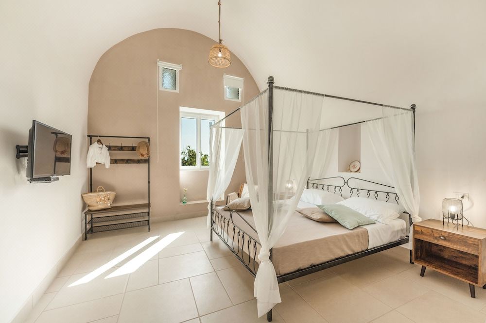 Calacala Rooms,restaurant & Farm Experience - Procida