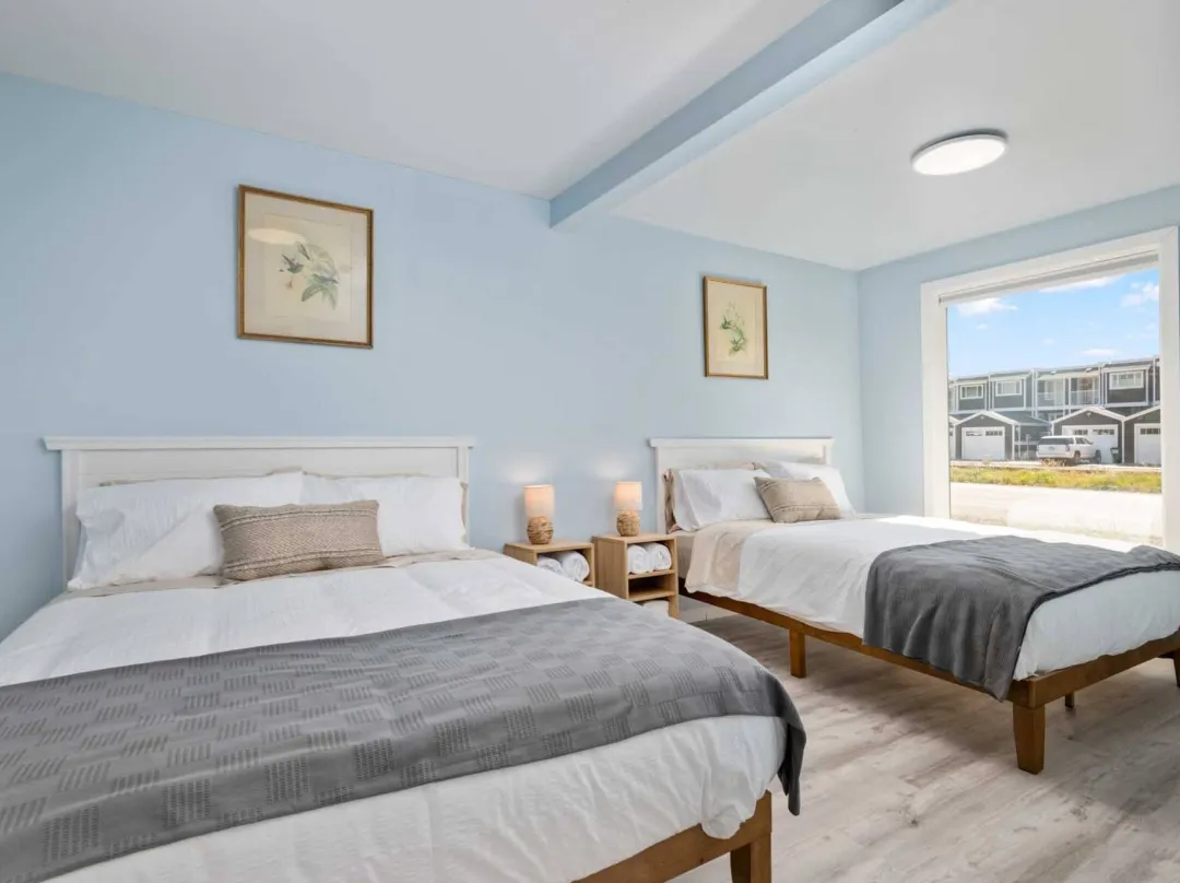 Kitchenette And Outdoor Patio Area - Charming Coastal Retreat - Rockaway Beach, OR