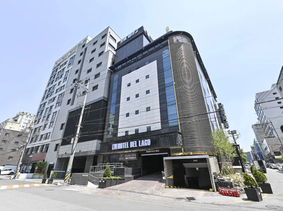Suwon City Hall Hotel Del Lago) - Suwon
