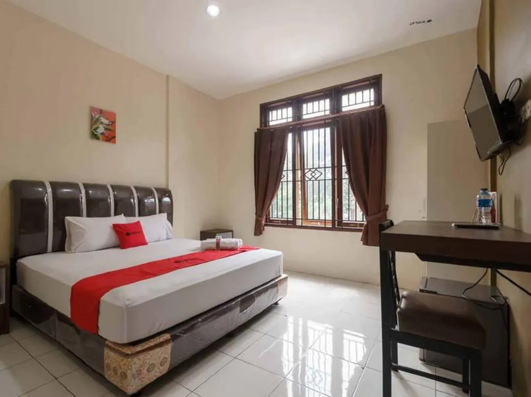 Reddoorz Near Rs Adam Malik Medan 2 - Medan