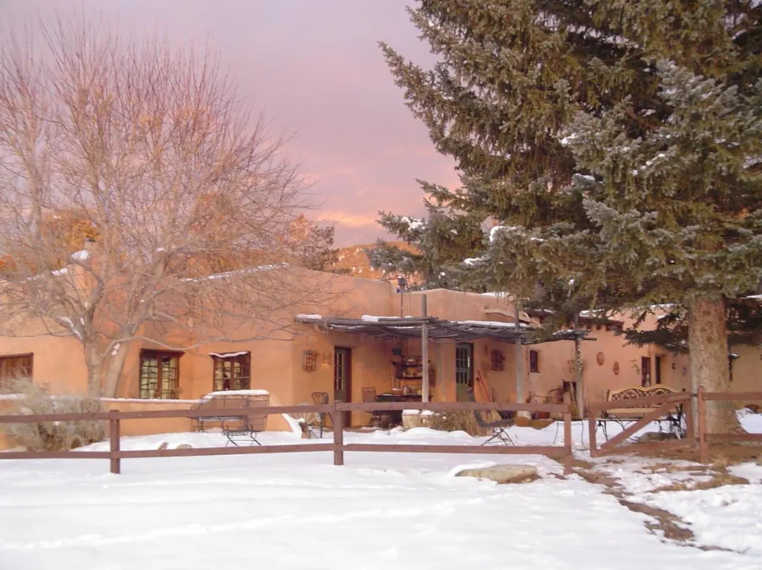 Old Taos Guesthouse B&b - Taos, NM