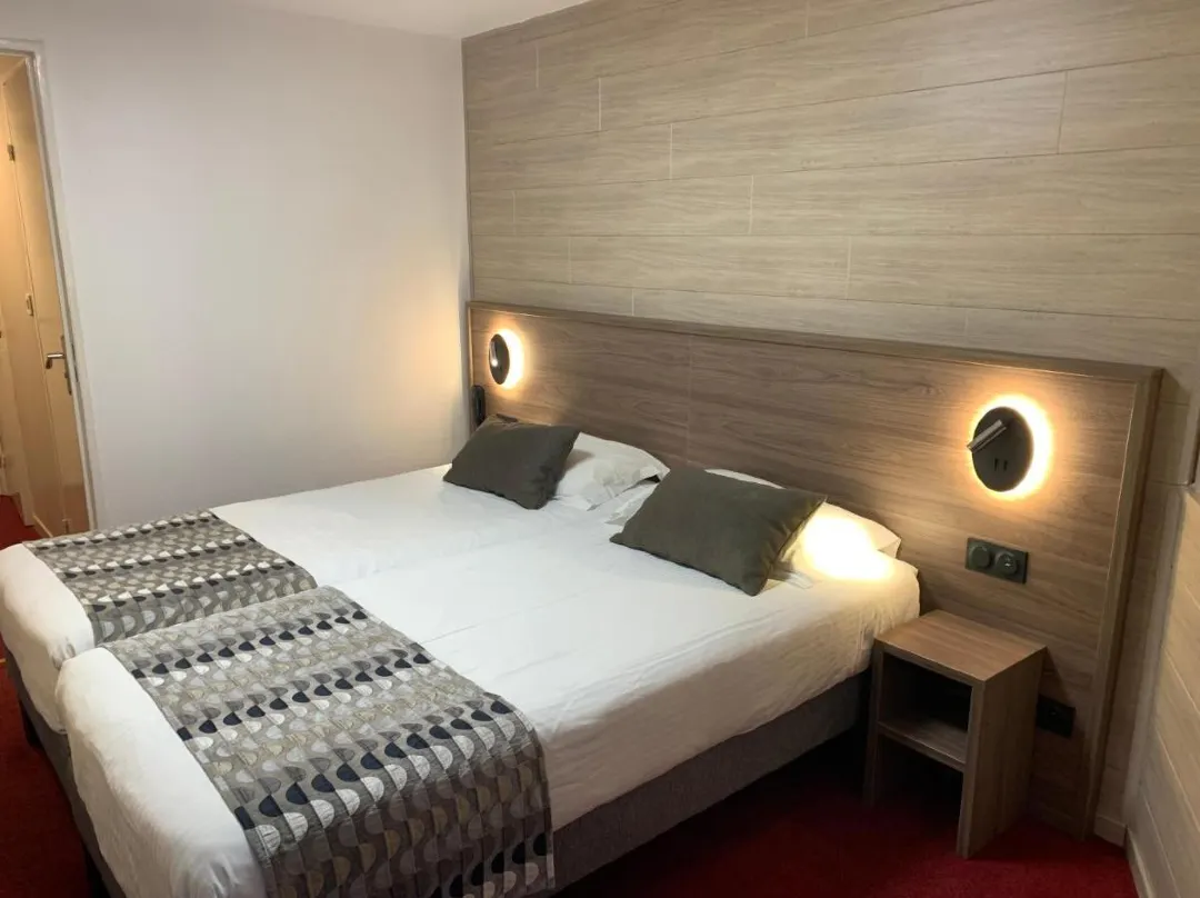 Logis Hôtel Le Lac - Embrun