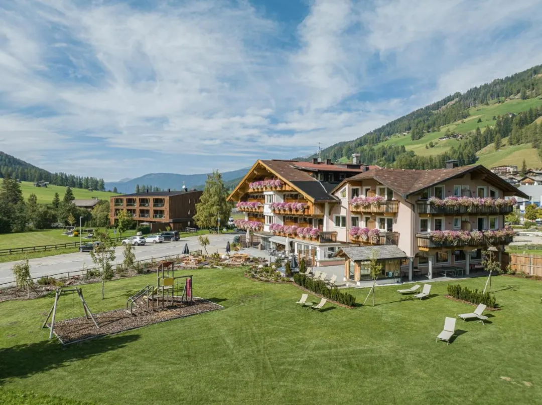 Hotel Waldheim - Sexten