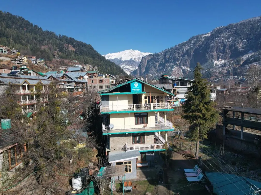 Beholden Stay And Cafe - Old Manali - Manali
