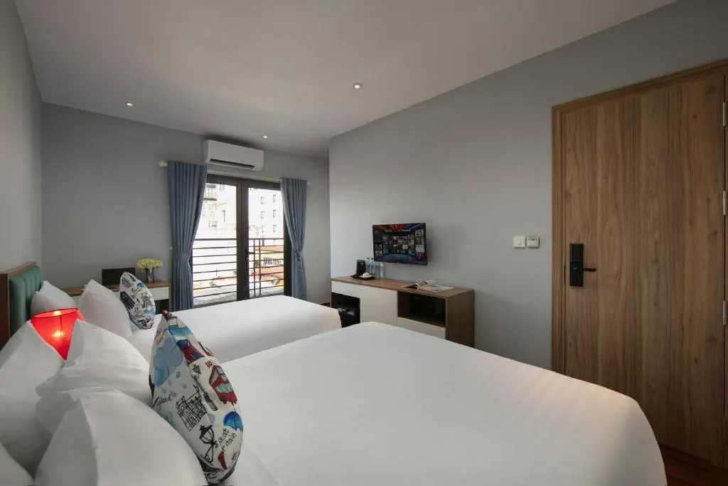 Lake View Backpackers Hostel & Rooftop Bar - Hanoi