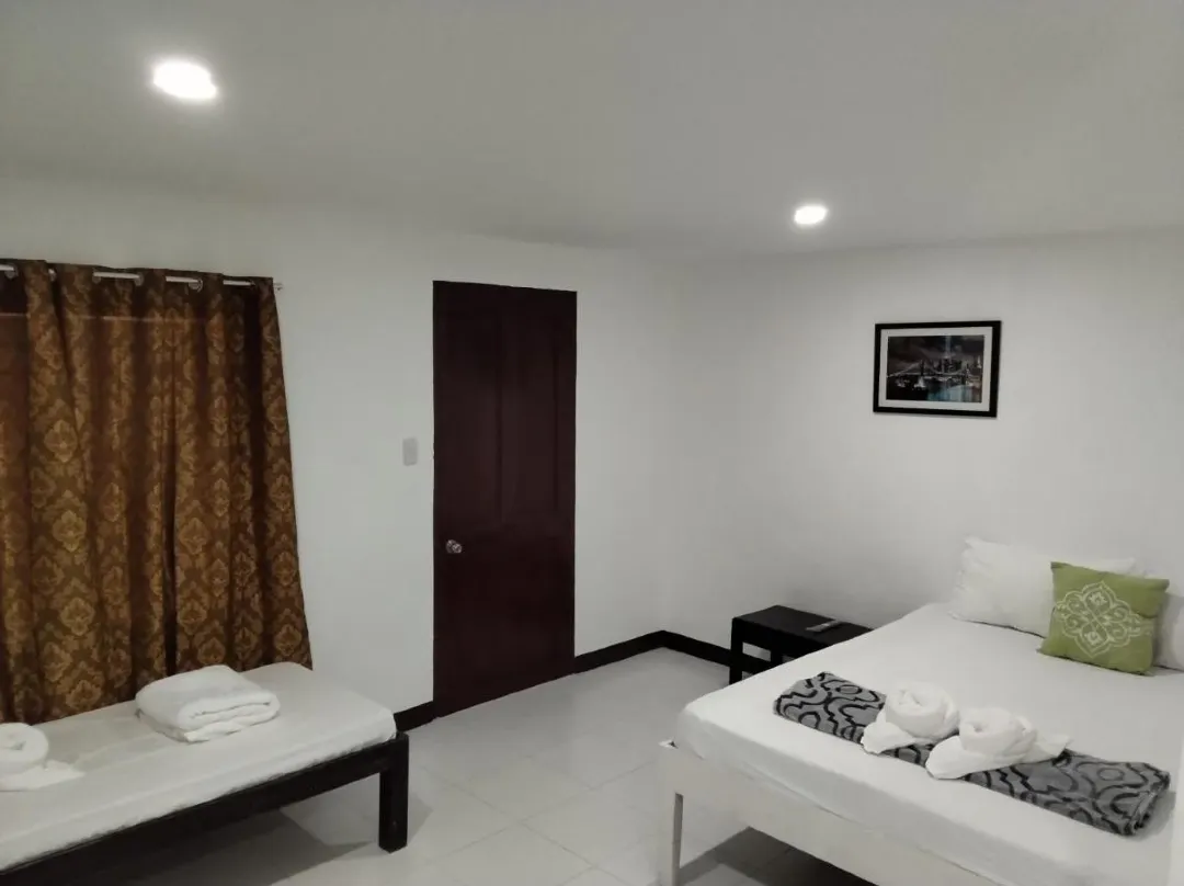 Moalboal Beach Front Hotel - Moalboal