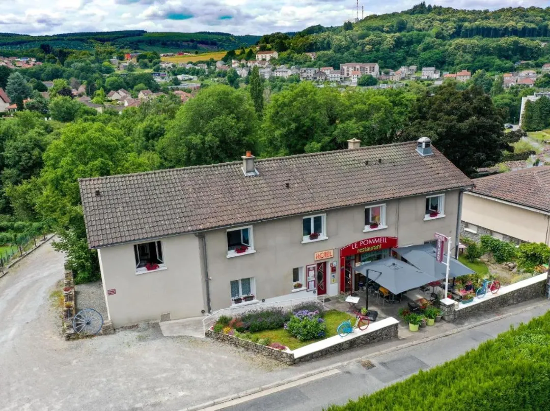 Hôtel Restaurant Le Pommeil - Creuse