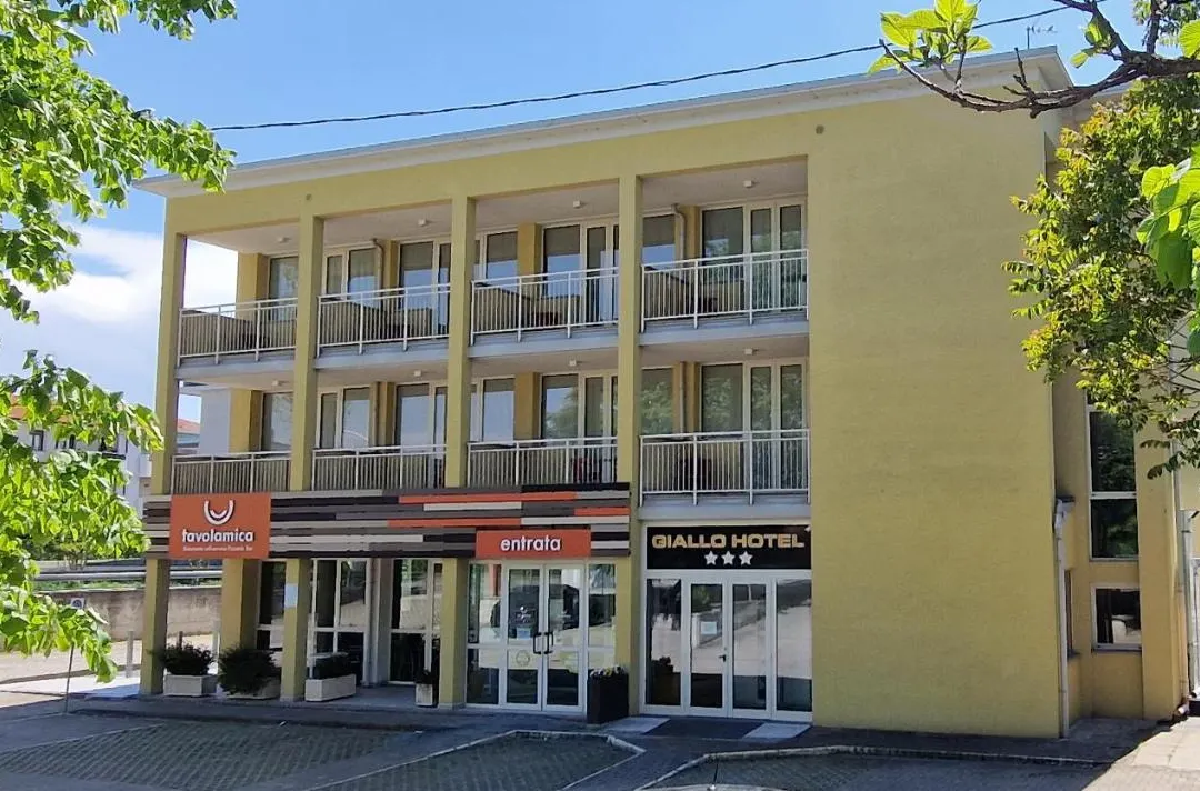 Hotel Giallo - Emilia-Romaña