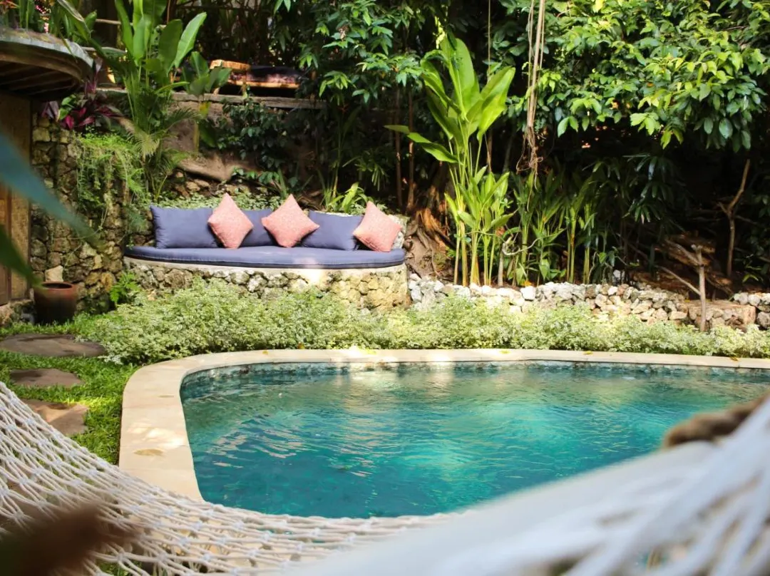 Roots Tree House - Bali