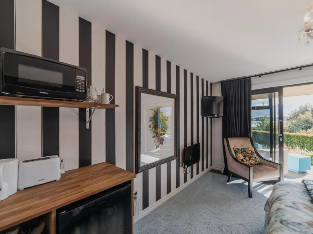 Room With Lake And Mountain Views - Tekapo - Lake Tekapo, Canterbury, New Zealand