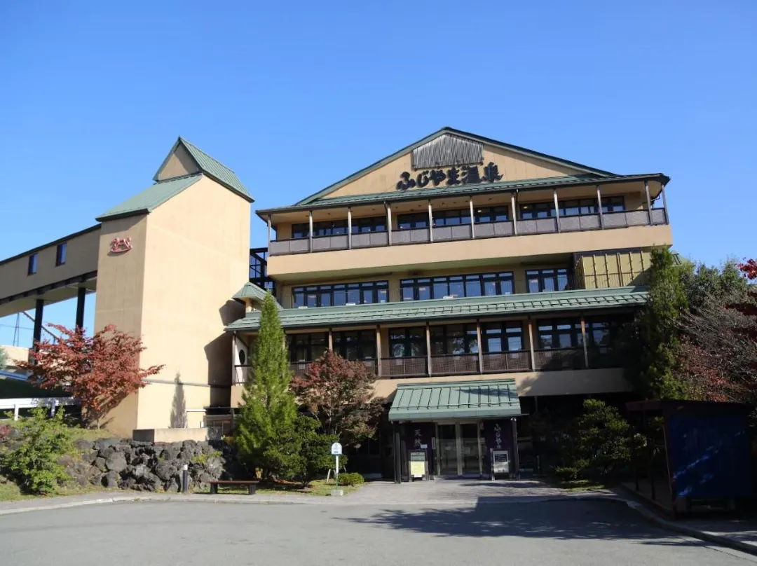 Fuji Time Traveler - Lake Kawaguchi
