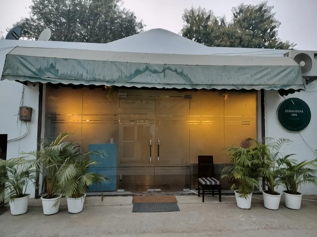 Farmhouse Inn Nh8 - A Comfortable Guest House Near Igi Airport Delhi - Delhi