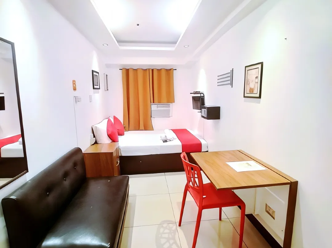 Makati Poblacion Hotel - Taguig