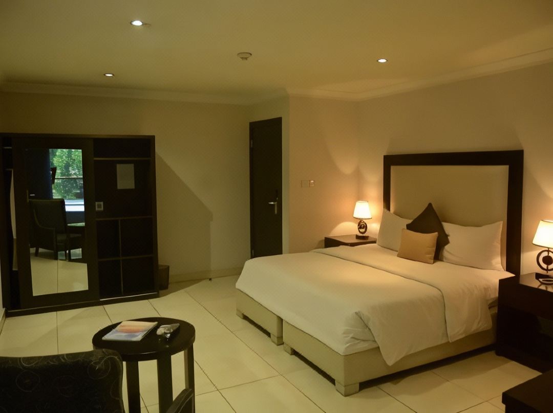Novel Suites & Resorts - Jos