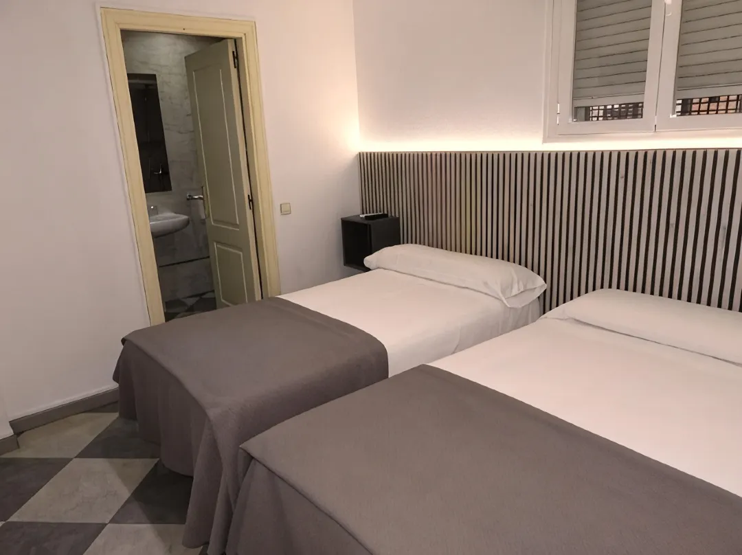 Hostal Henares - Madrid