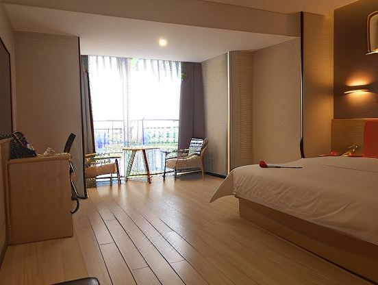 7 Days Premium Hotel (Yibin Rhineside Branch) - SuiteTrails