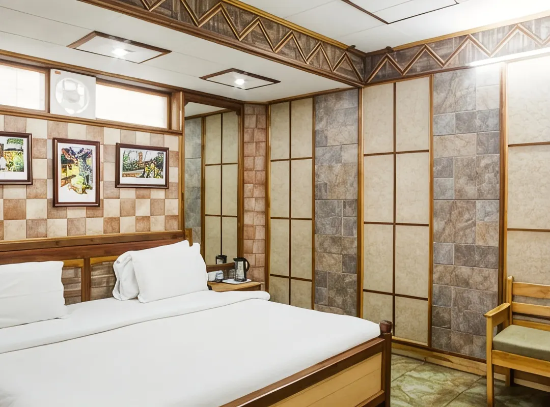 Hotel Channi Raja At Mall Road - Nainital