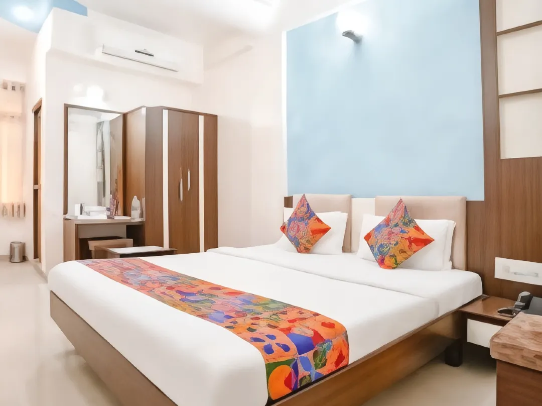 Treebo Skylon Hotel - Gandhinagar