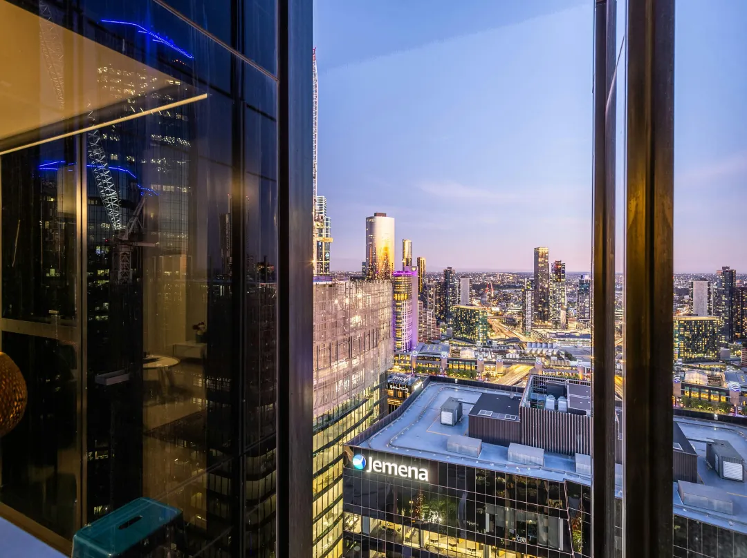 Aussie Escape Apartments-skyline Collins Tower - Melbourne