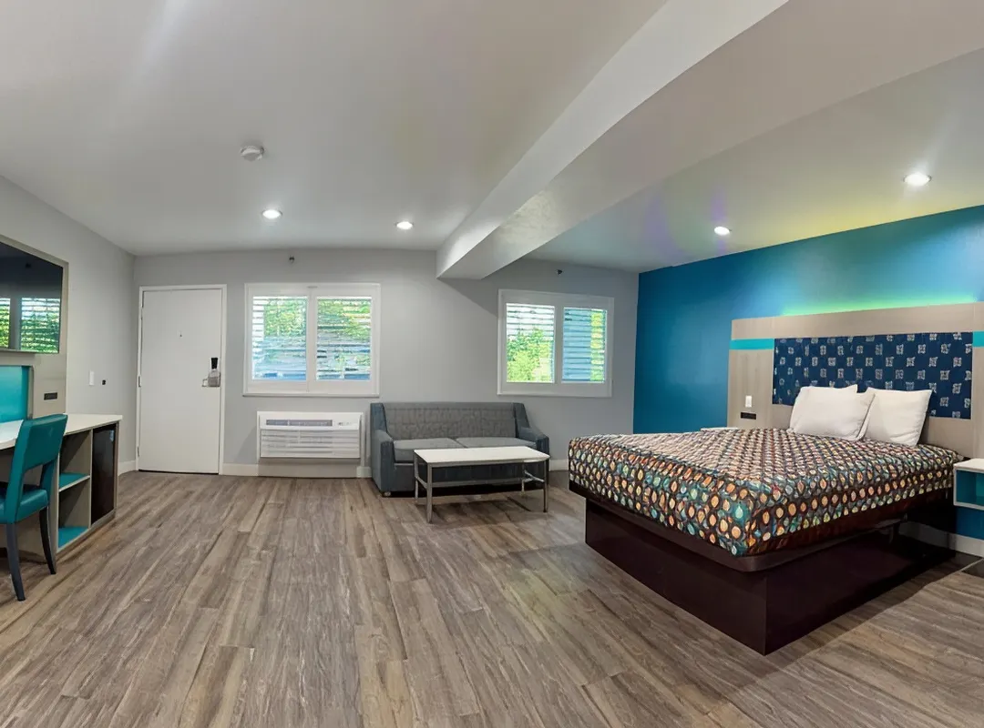 Royale Inn Motel - Monterey Park, CA