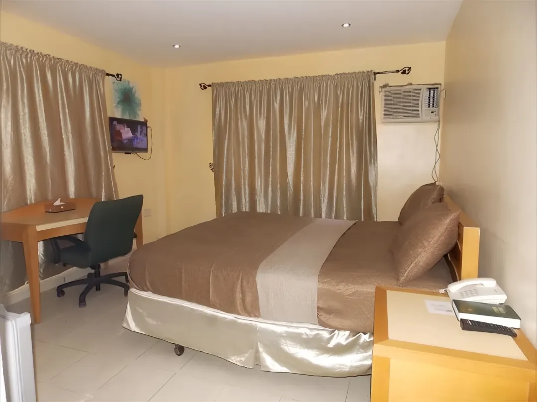 Mikagn Hotels And Suites - Deluxe - Ibadan