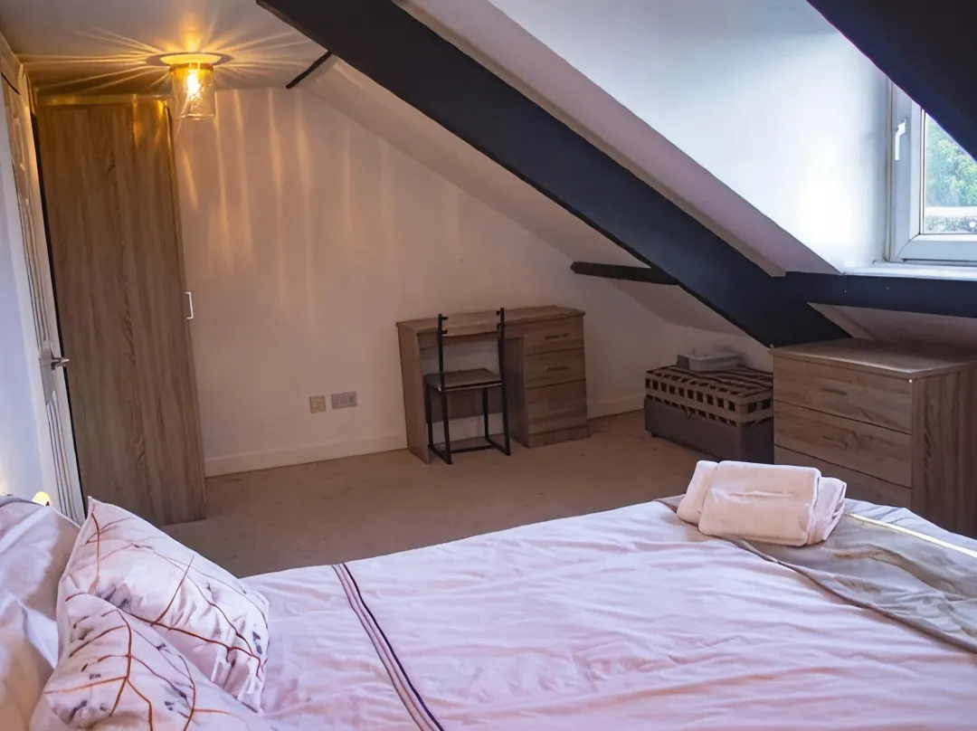 Private Parking, Urban Comfort & City Haven - Plymouth