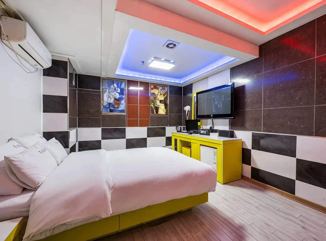 Suwon Nawa Natasyawa Huindangnagwi - Yongin-si