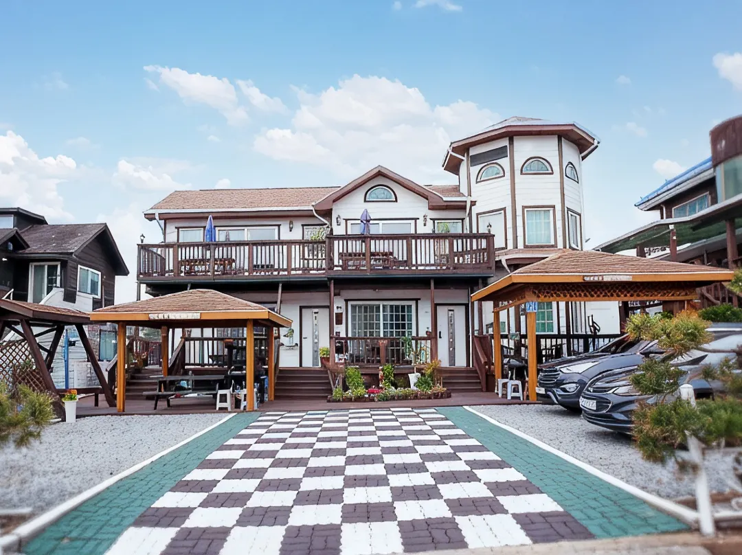 Taean Everblue Pension - Incheon