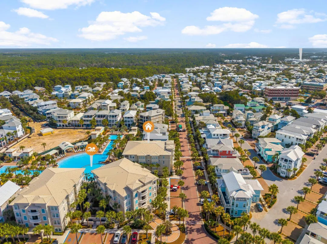 Lagoon Pool And Spacious Dining Area - Elegant Coastal Retreat - Rosemary Beach, FL