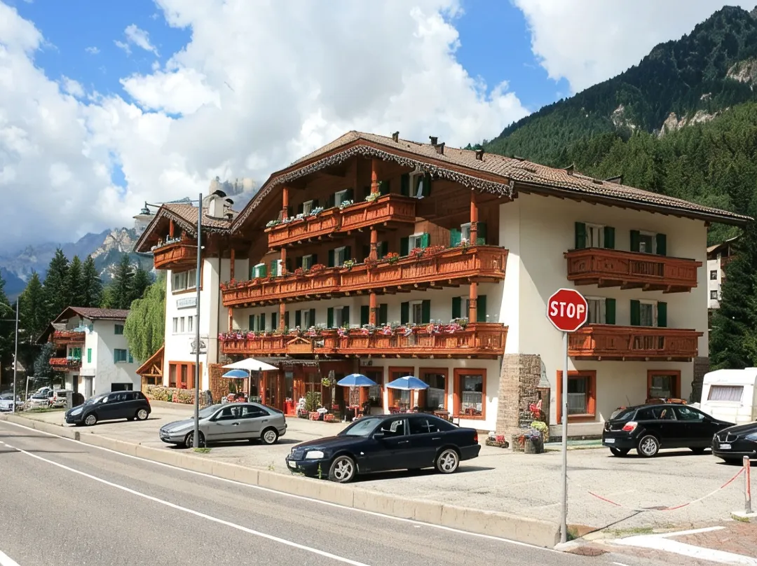 Hotel Rododendro Val Di Fassa - Canazei, TN, Italie