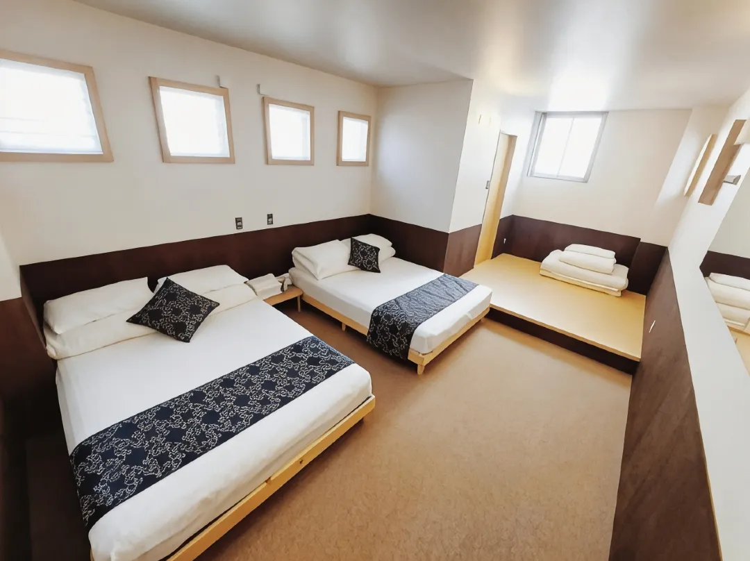 Poly Hostel 2 Namba - Namba